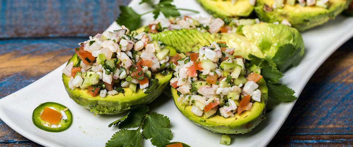 Aguacate relleno de ceviche – Chef Merito